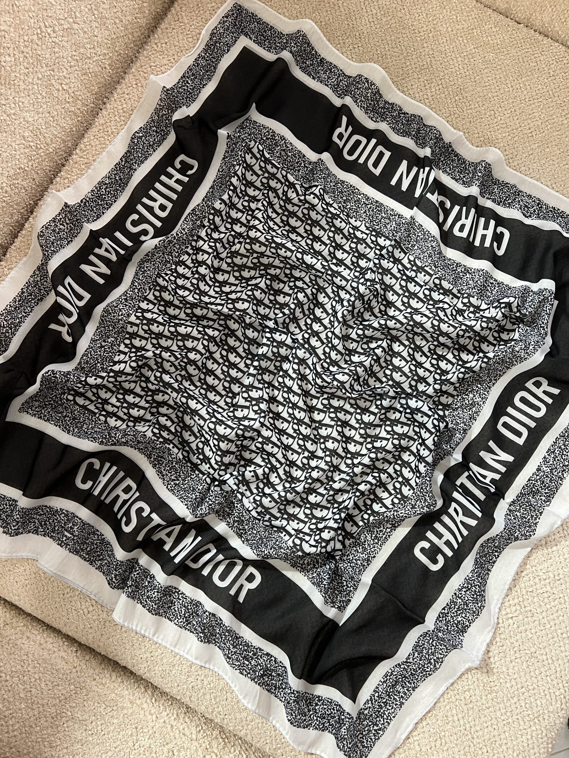 مینی اسکارف دیور - اسکارف مامی